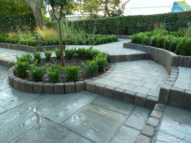 Arbworx : Box Hedging Softens the Look of Stone Work – Arbworx