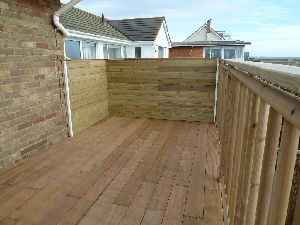 Seafront decking balcony in Garapa hardwood, Shoreham (3) – Arbworx